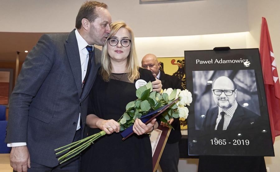 Pośmiertne odznaczenie dla prezydenta Gdańska. Magdalena Adamowicz ...